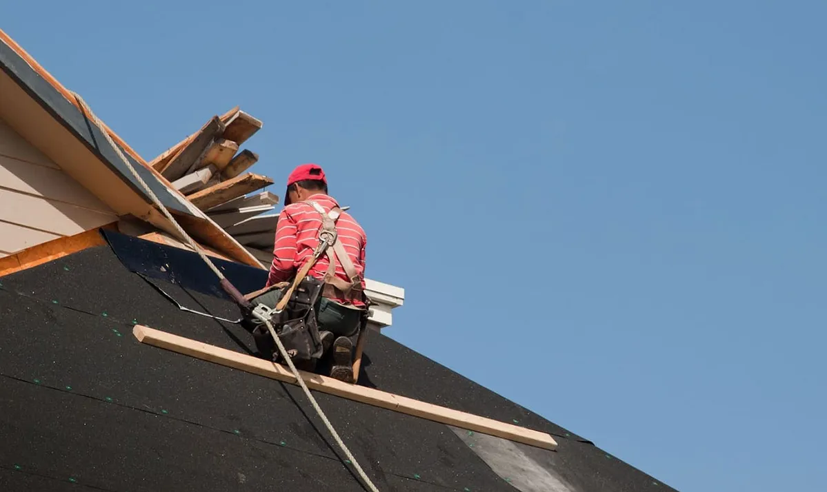 How To Choose A Reputable Roofer: A Comprehensive Guide